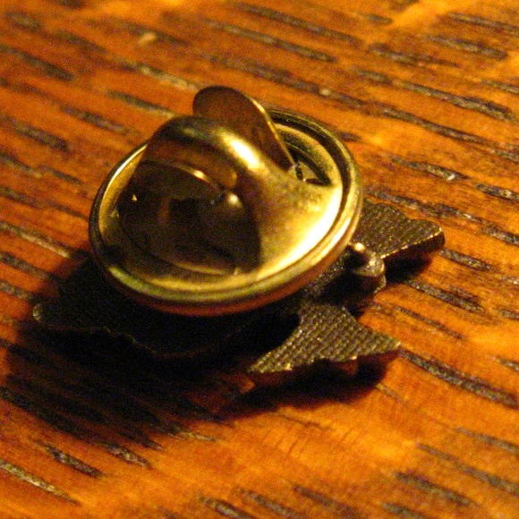 Blowing Tree | Accessories | Majestic Tree Blowing Arbor Gold Lapel Pin ...